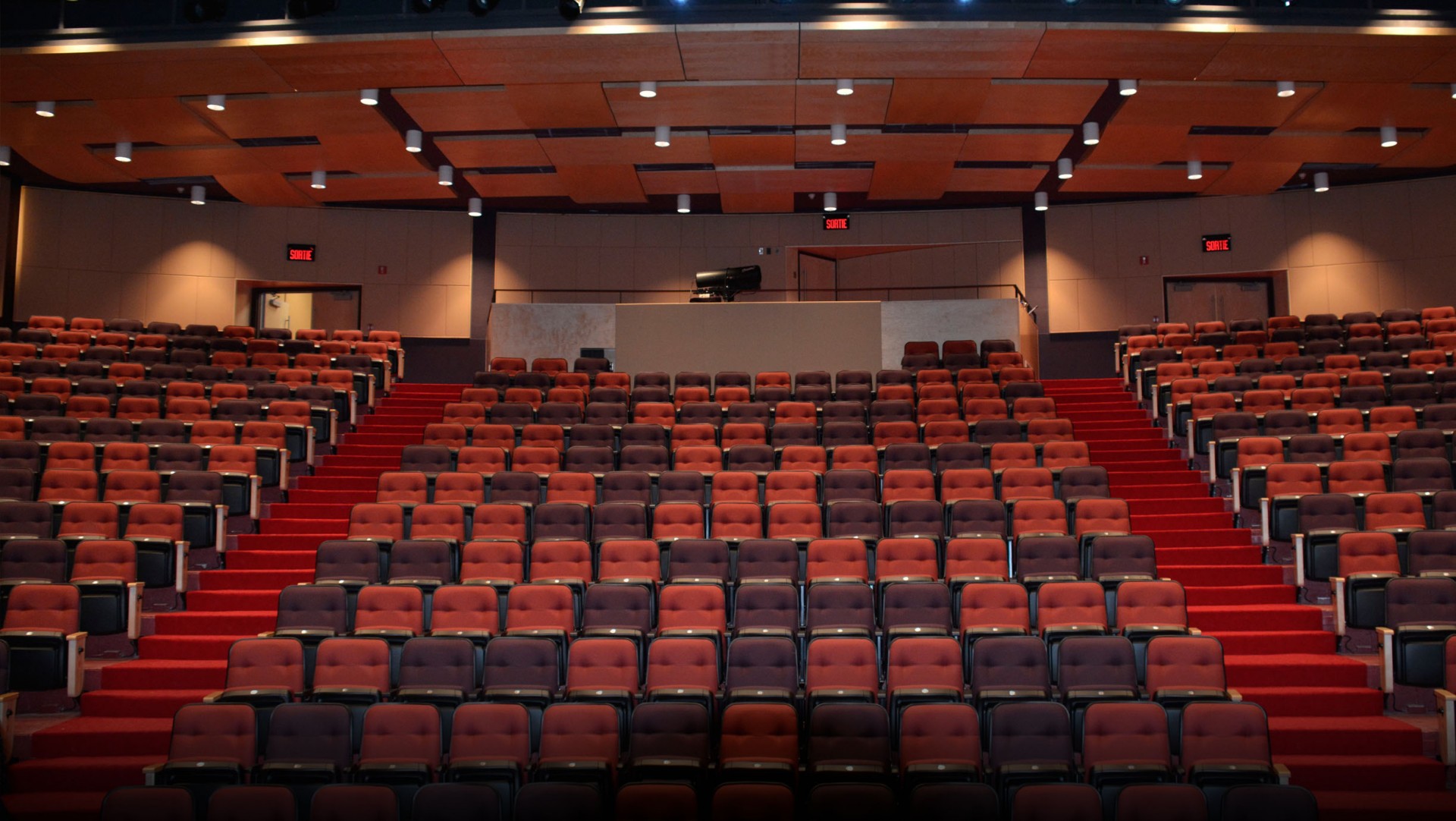 La salle de spectacles de Chandler est remise à neuf - Graffici : Graffici